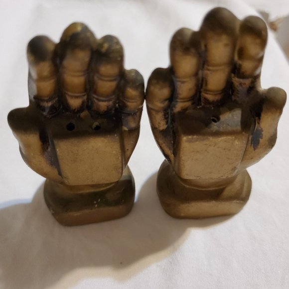 H & H | Dining | Salt And Pepper Vtg Praying Hands Shakers Ceramic 4h ...